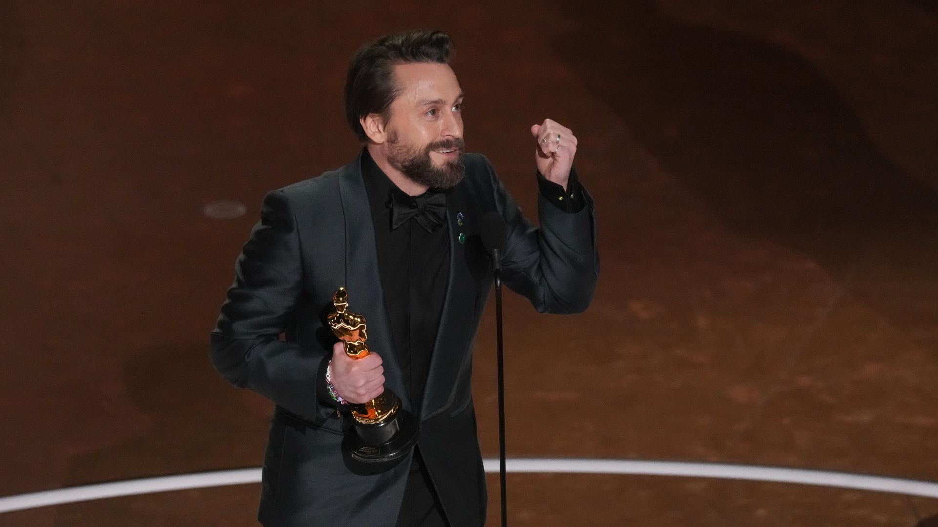 Kieran Culkin wins first Oscar for best supporting actor | krem.com