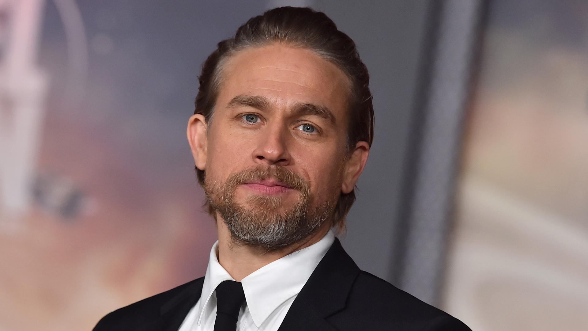 Netflix releases first look at Charlie Hunnam as Ed Gein in 'Monster ...