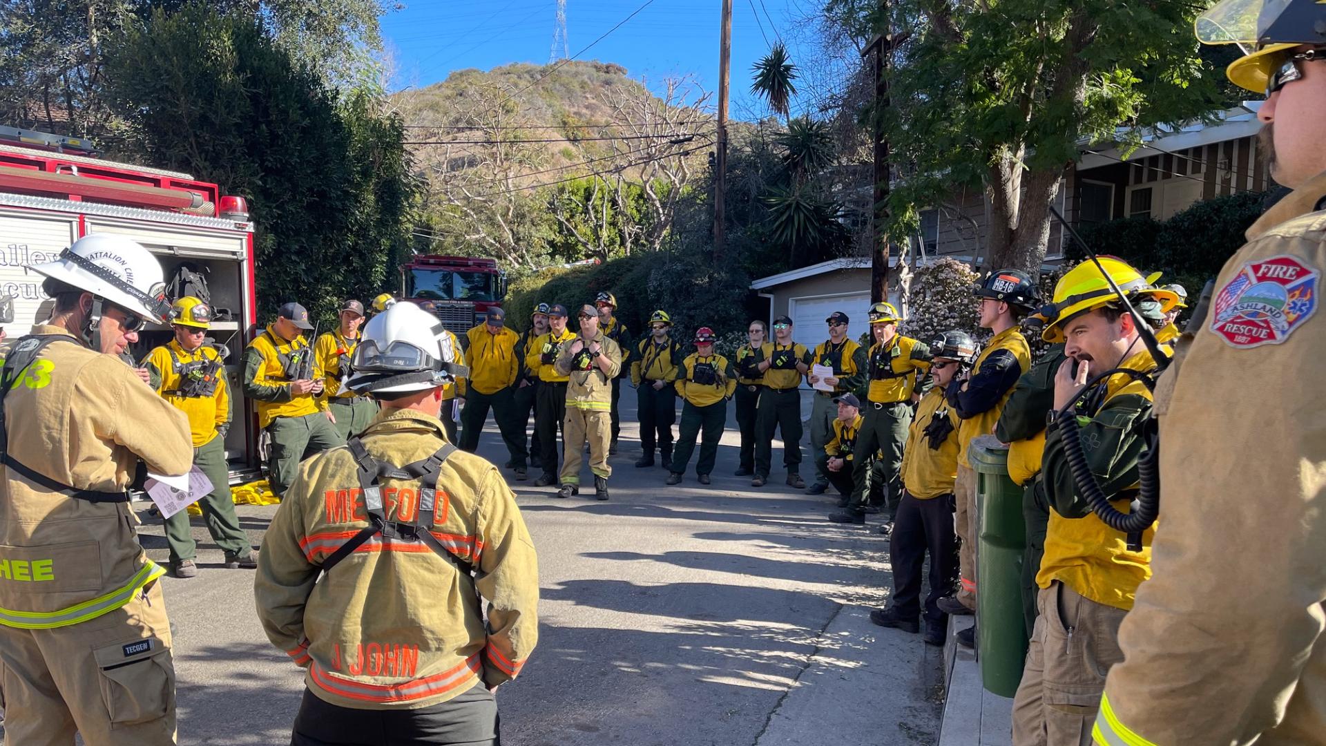 Oregon firefighters rescue stranded older adults amid Palisades Fire ...