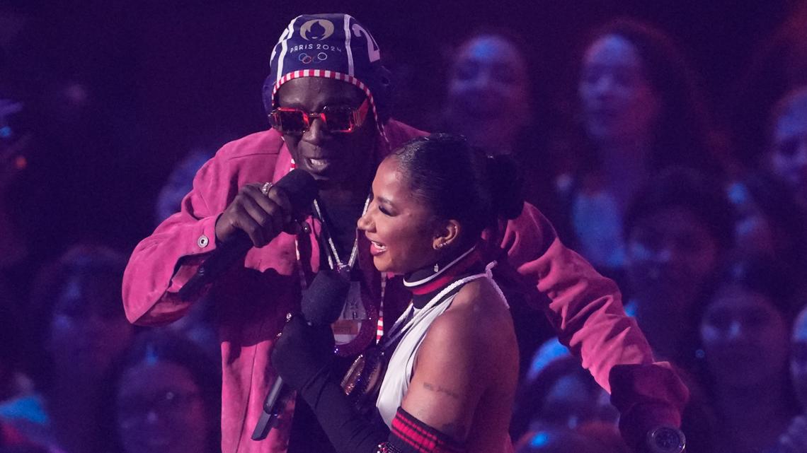 Flavor Flav gifts Olympic gymnast Jordan Chiles bronze necklace | krem.com