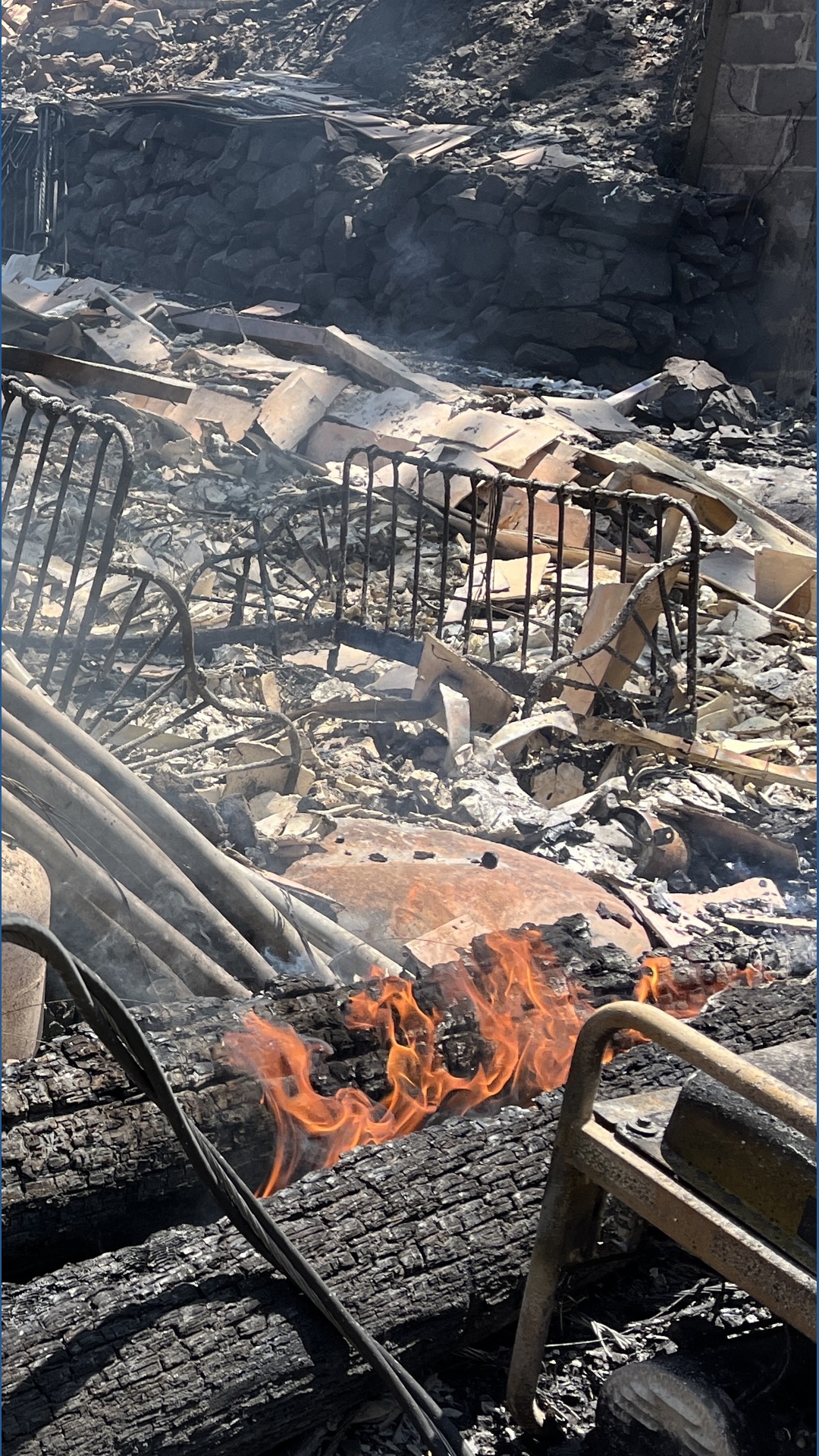 Rowena Fire destroys at least 20 homes, leaving residents devastated ...