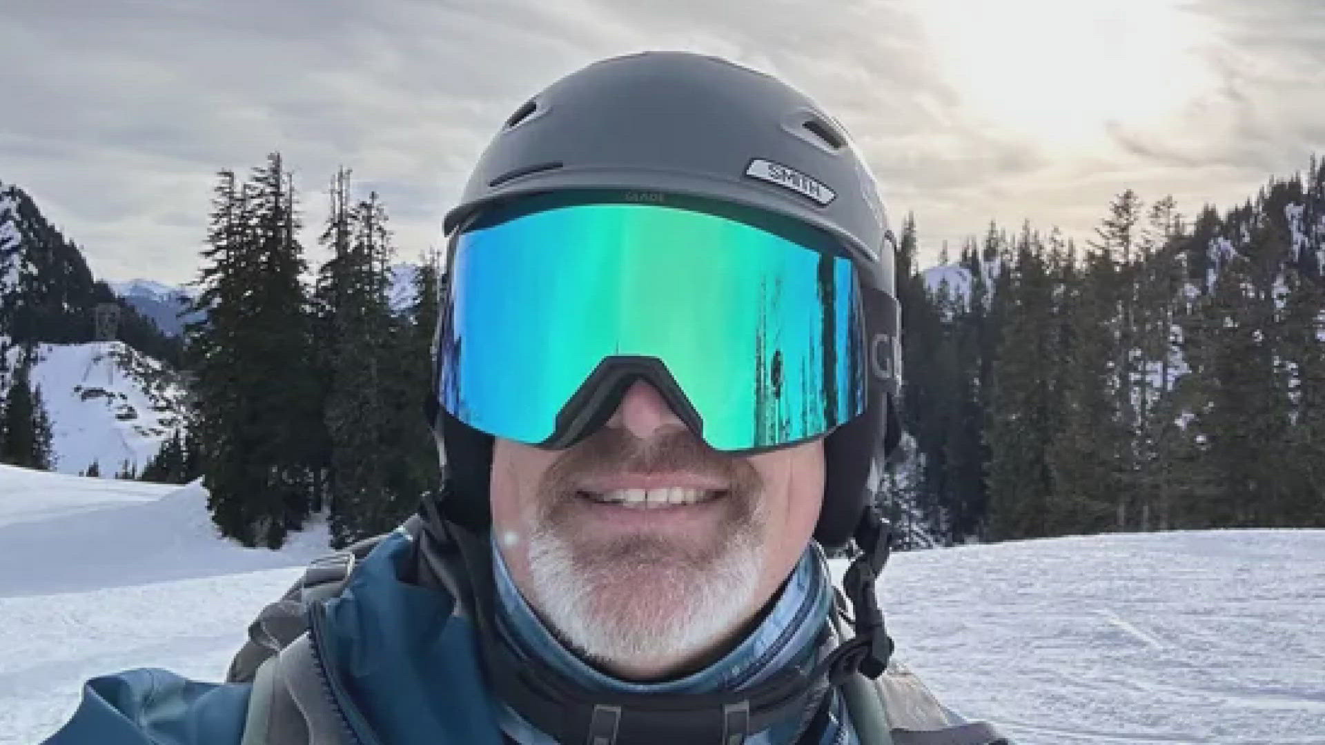 A skier vanished on Stevens Pass. 4 hours later, rescuers dug him out ...