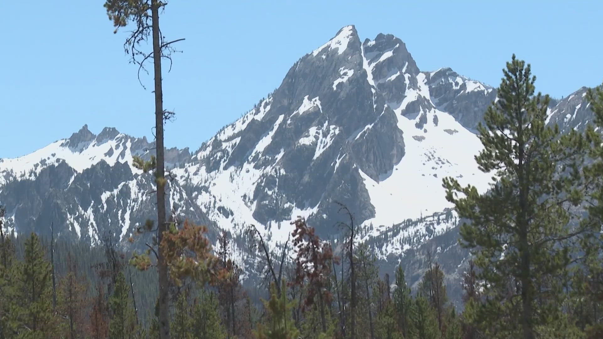 Authorities search Idaho forest for fugitive Travis Decker | krem.com