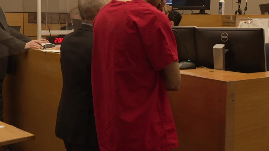 Man charged in fatal stabbing of 19-year-old UW student | krem.com