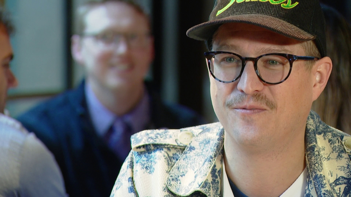 Viral 'crying Mariners fan' pays it forward ahead of Game 5 | krem.com