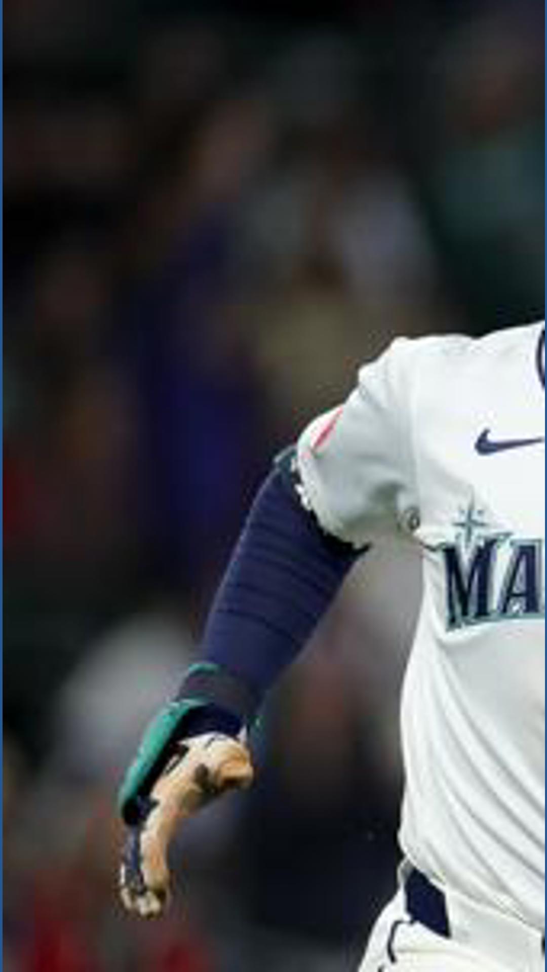 Cole Young drives in winning run in 10th in major league debut ...