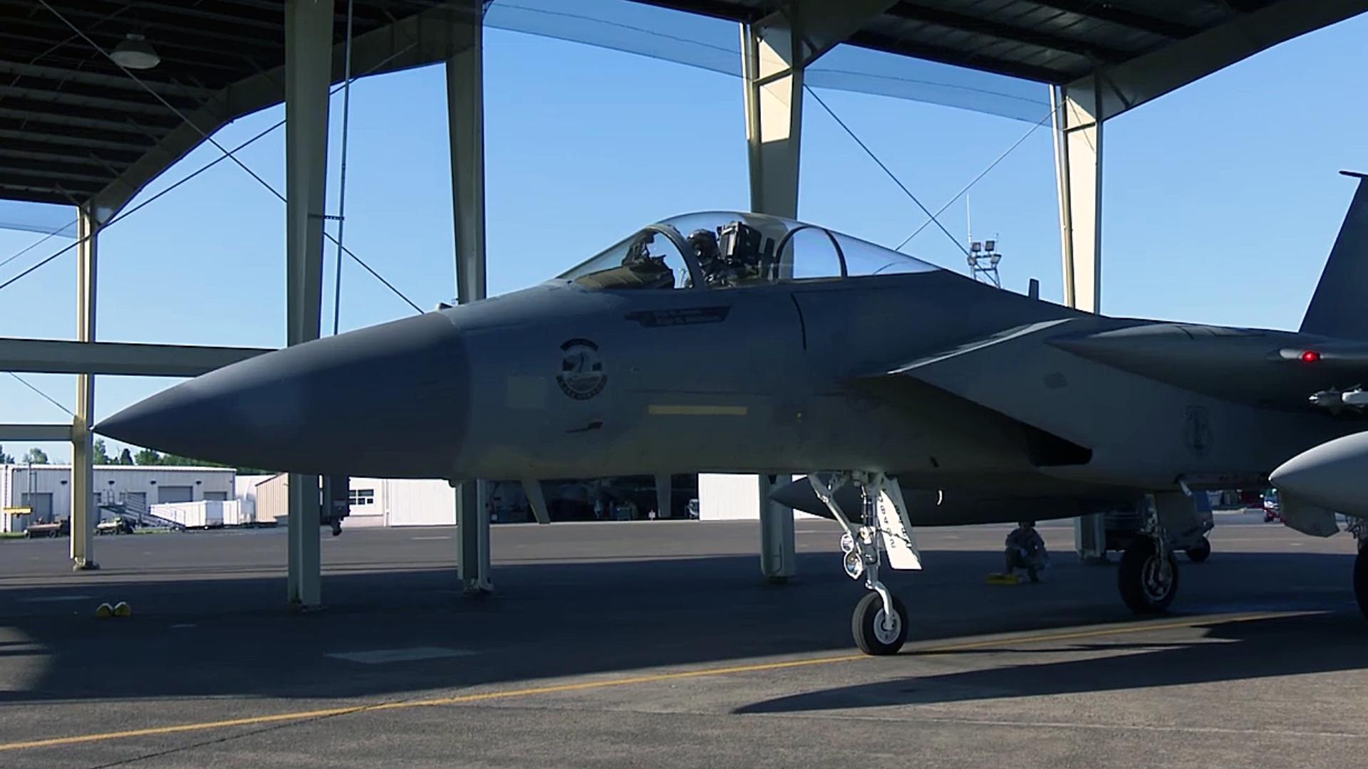 Washington pilot takes pride in leading flyover at Seahawks' NFC ...