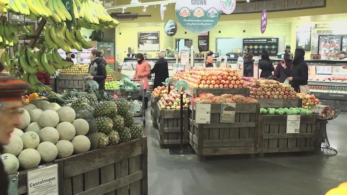 Washington grocery workers vote on strike amid contract talks | krem.com