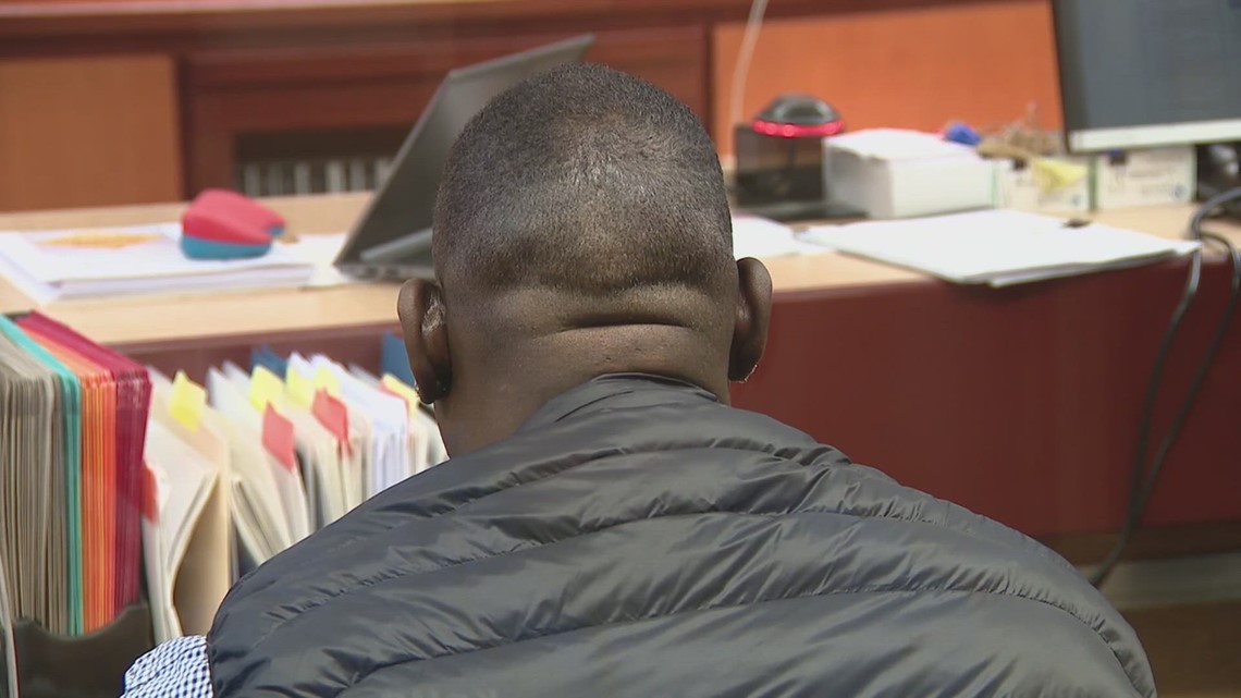 Former SuperSonic Shawn Kemp pleads not guilty to assault | krem.com