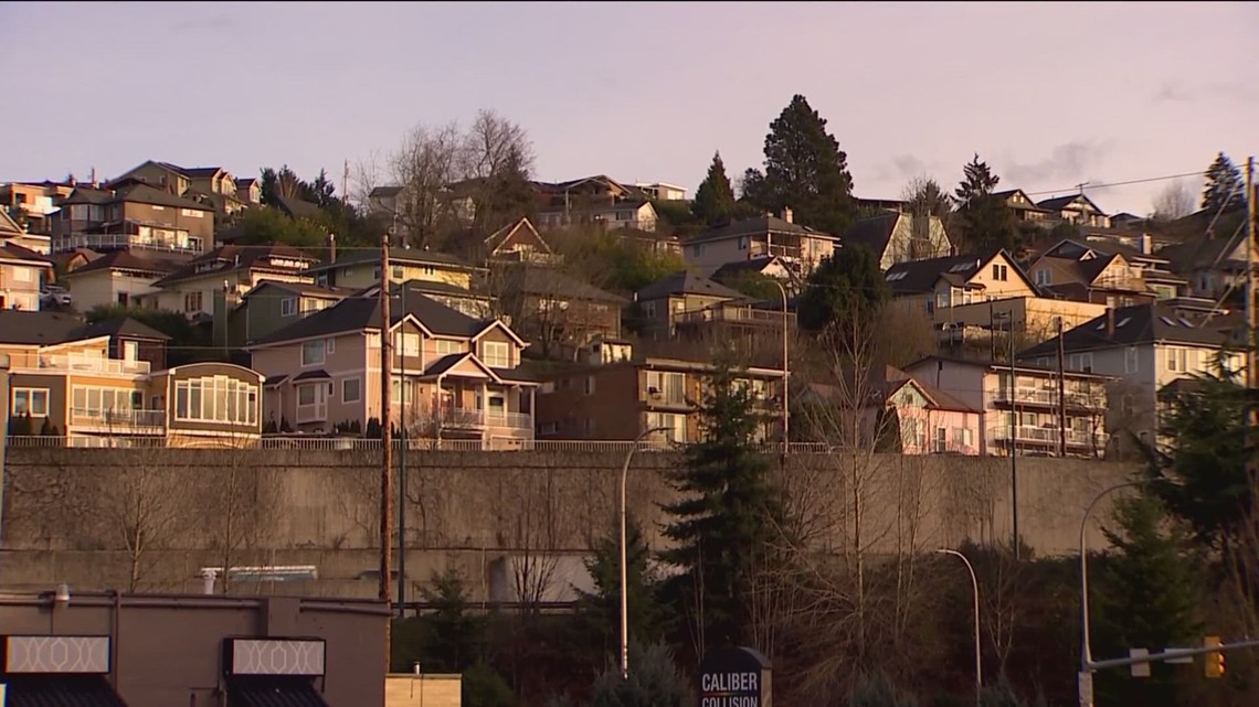 Is 2024 the right time to buy a home? Zillow, housing experts weigh in ...