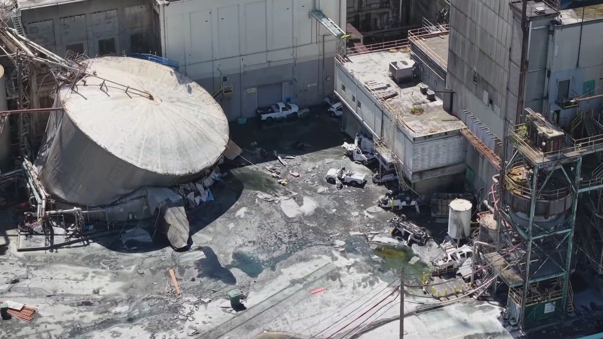 2 dead, 9 missing after tank implosion at Longview paper mill | krem.com