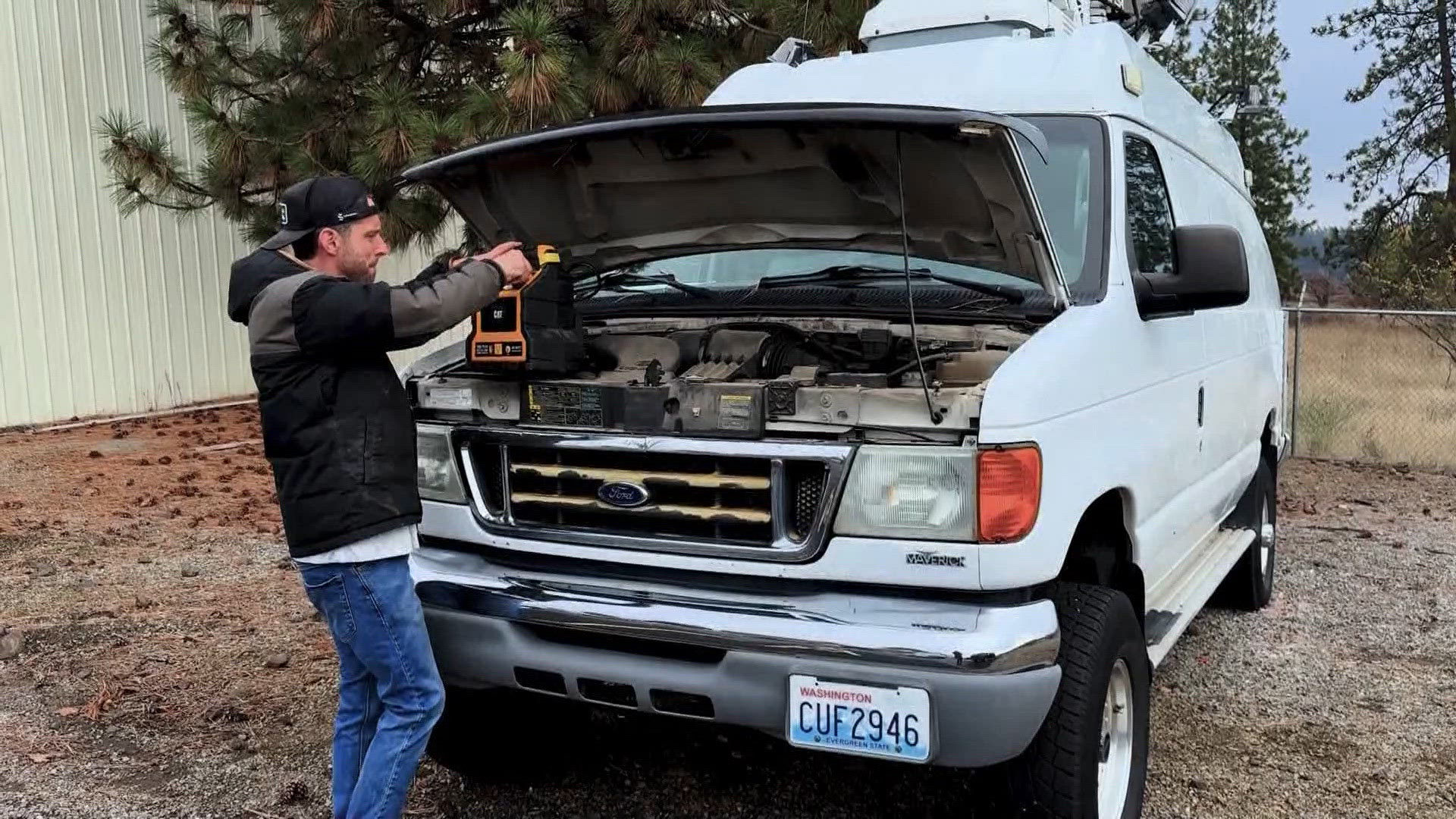 KREM 2's Nicole Hernandez and Jeremy Lagoo fix up old news van | krem.com