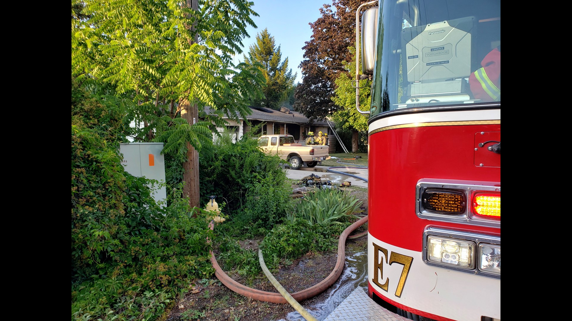 Spokane Valley neighbors help elderly couple escape house fire | krem.com