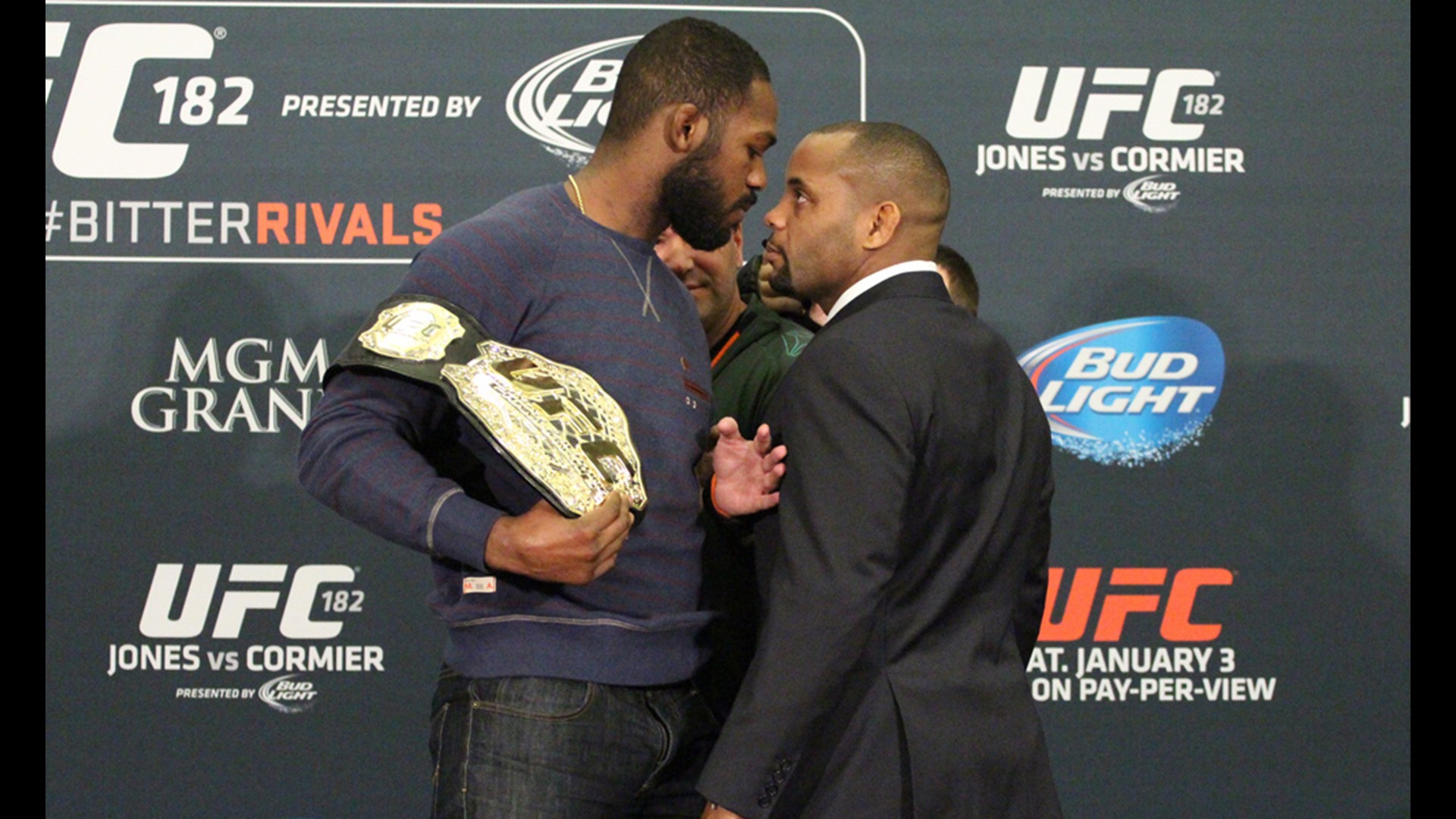 Rogers: MMA octagon upstaging boxing ring in Las Vegas with UFC 200 ...