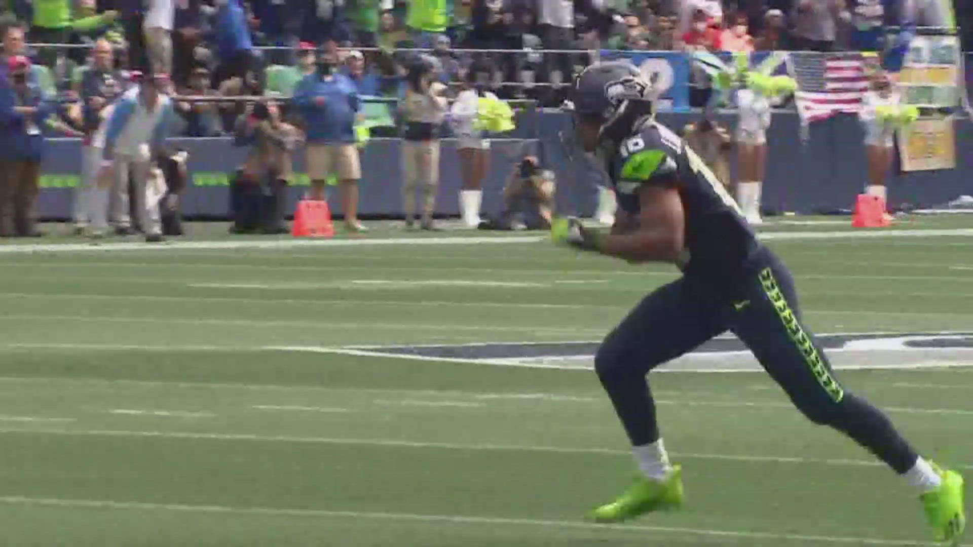 Seahawks cut wide receiver Tyler Lockett, DK Metcalf requests trade ...