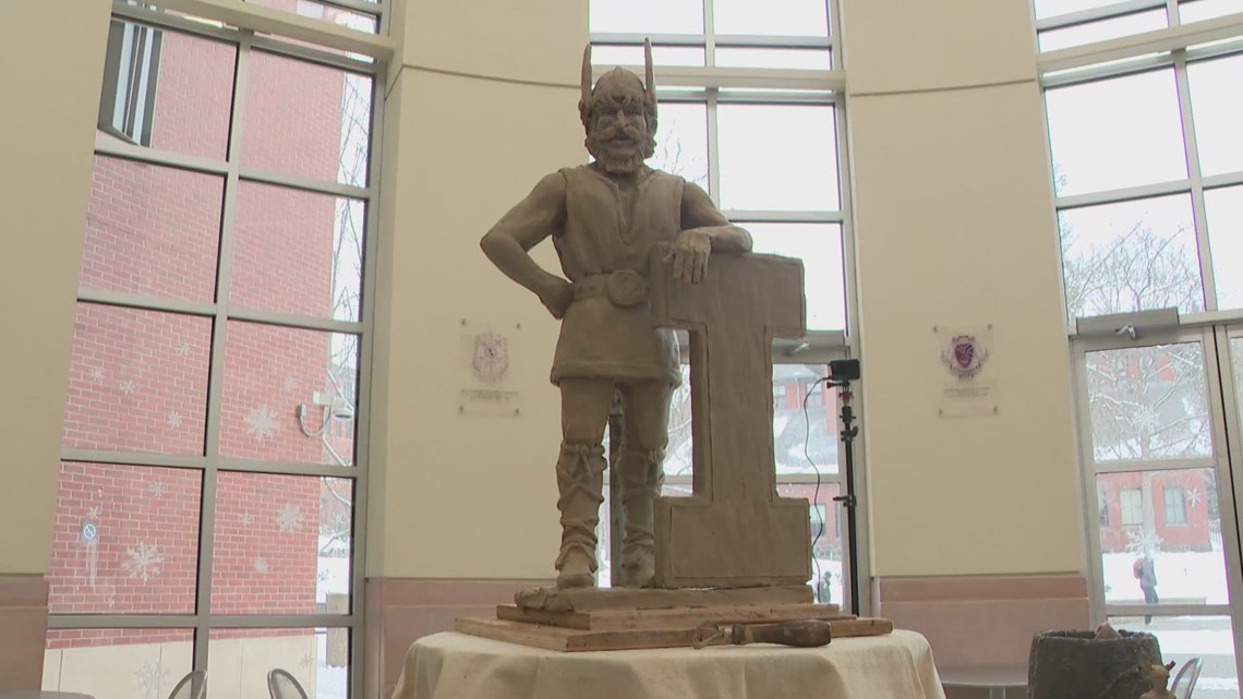 University of Idaho commissions bronze sculpture of mascot Joe Vandal ...