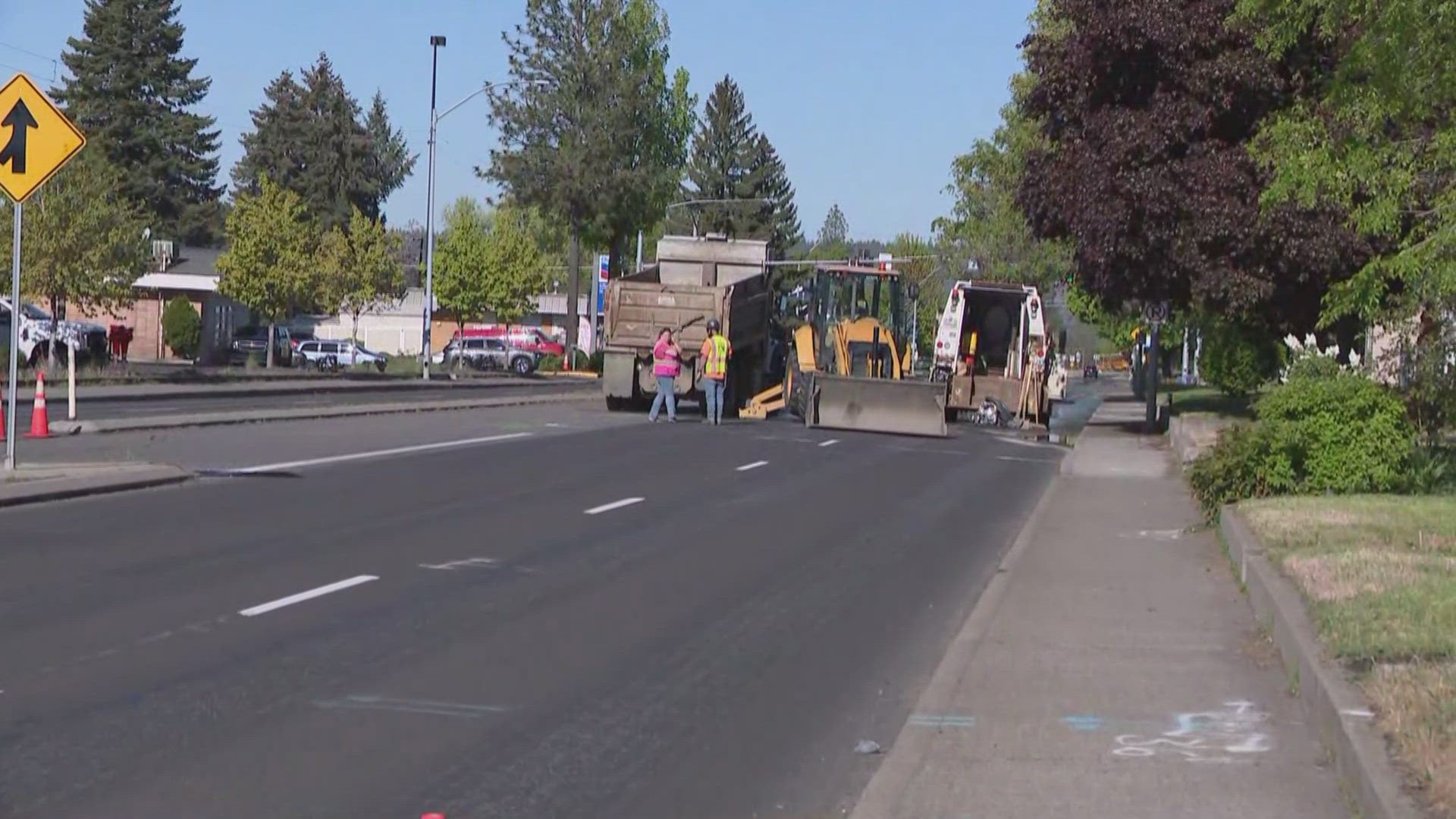 Spokane crews repairing water main break near Shadle Shopping Center ...