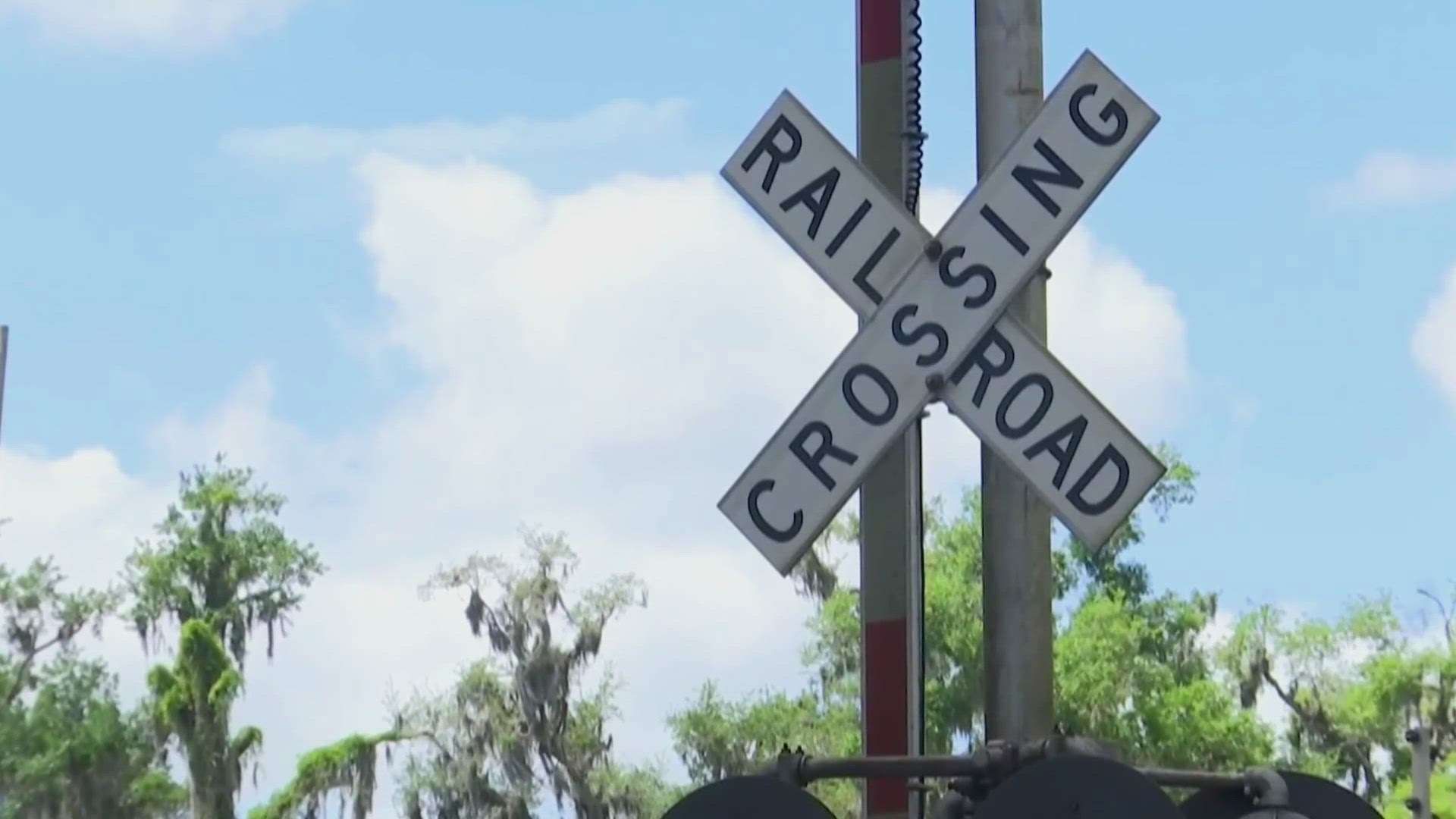 Florida school bus gets hit by train after the driver didn't stop at ...