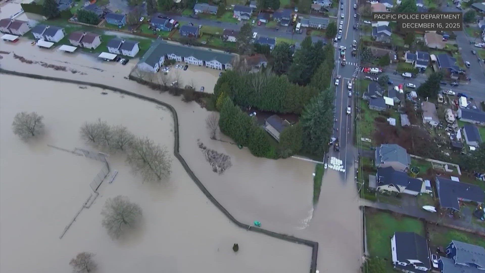 'I plan to never live near a river again': Levee failure displaces ...