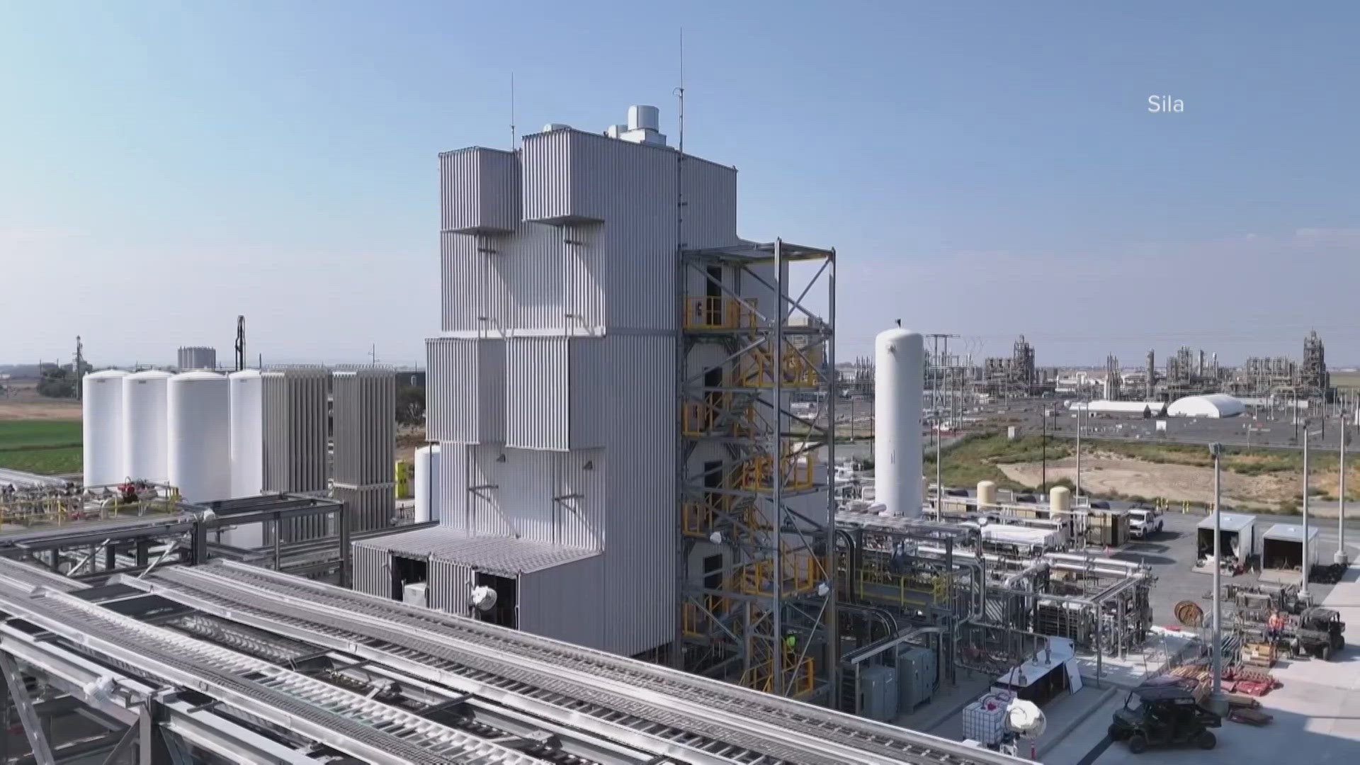 Boomtown: Sila opens silicon battery plant in Moses Lake | krem.com