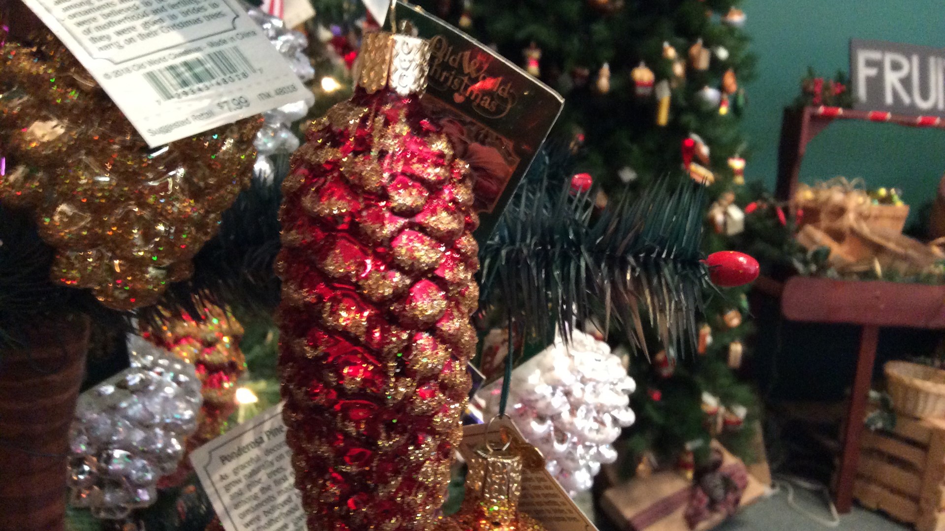 Holiday raffle showcases Spokane ornament maker for first time | krem.com