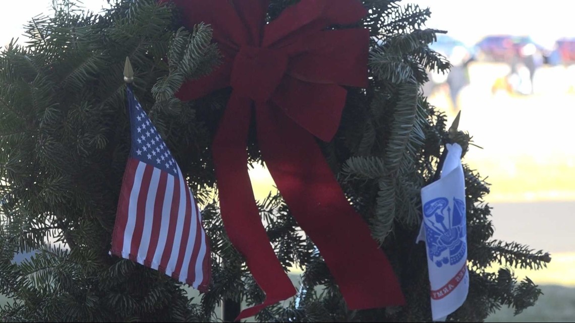 Hundreds gather to lay wreaths on veterans' memorials | krem.com