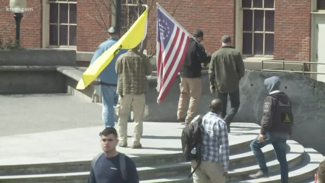 WSU College Republicans, right-wing leaders hold 'Build the Wall' rally ...