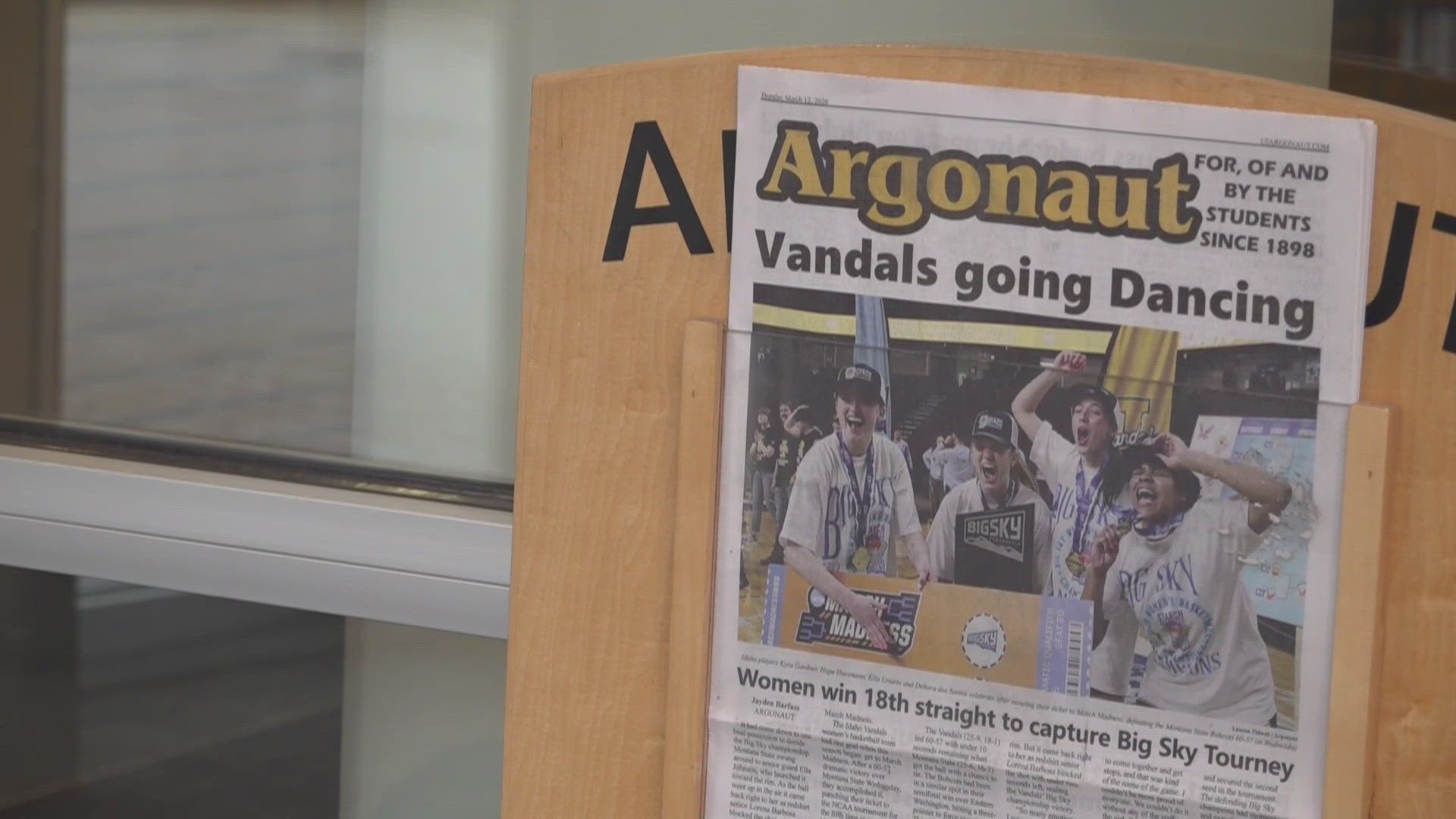 U of I fans welcome Vandal basketball teams home after Big Sky ...