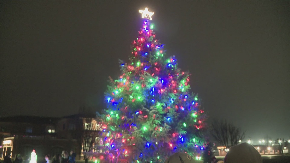 Spokane Valley hosts annual Christmas tree lighting | krem.com