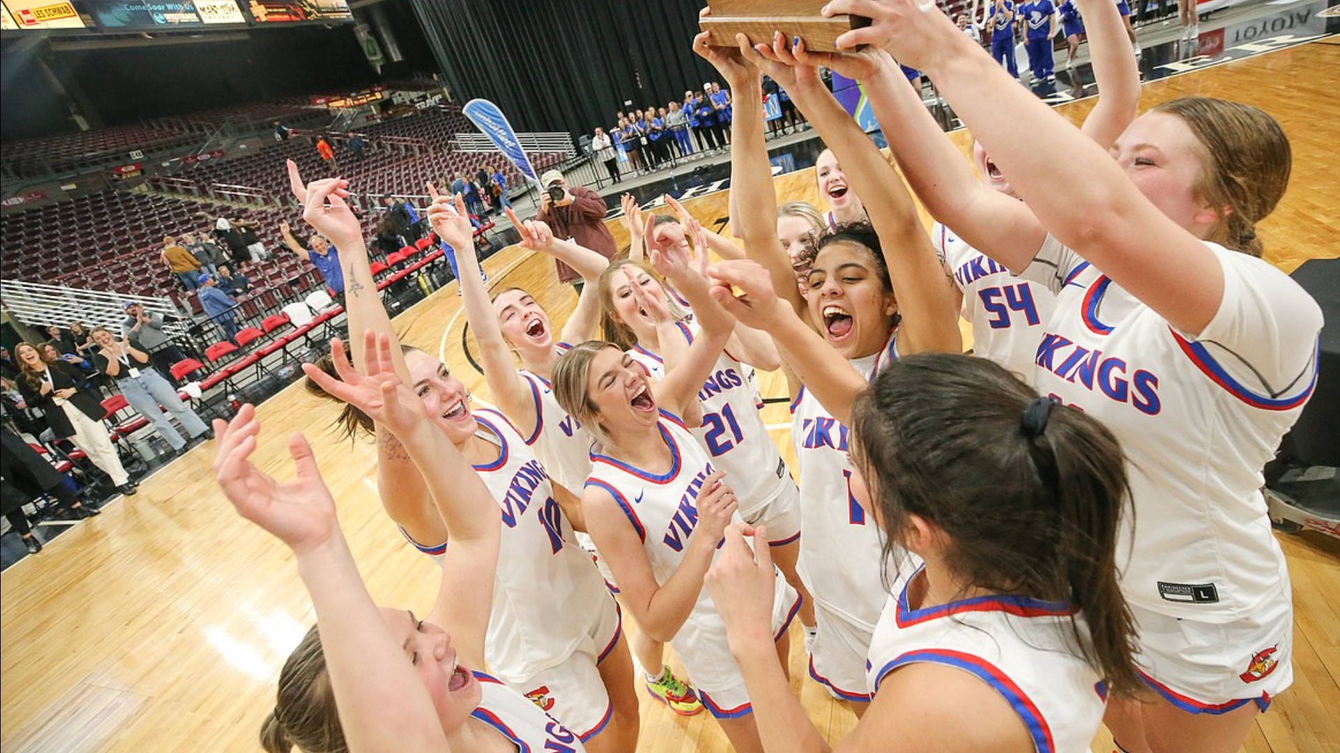 Coeur d'Alene High School women's basketball wins 10th title | krem.com