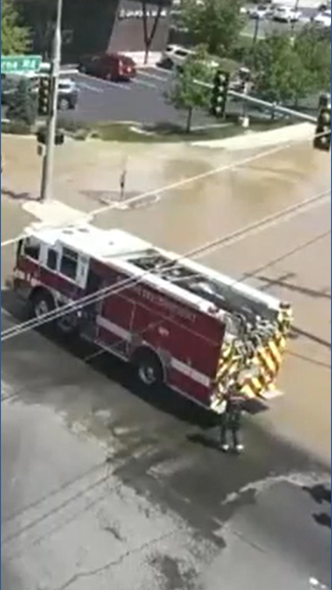 Water main break blocking east side of Highway 395, Hawthorne Road ...