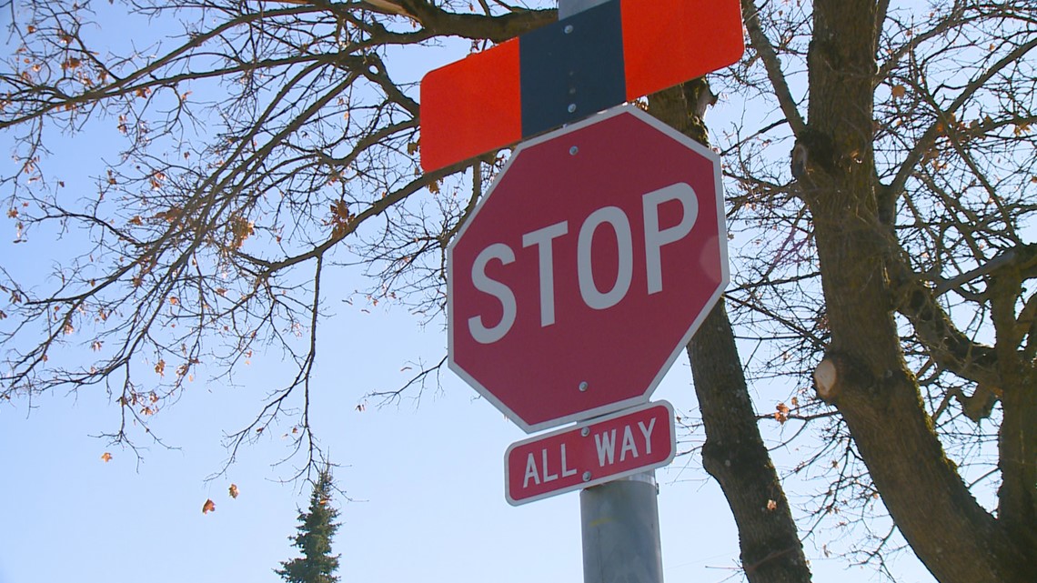 Bikes can now roll through stop signs in Washington state | krem.com