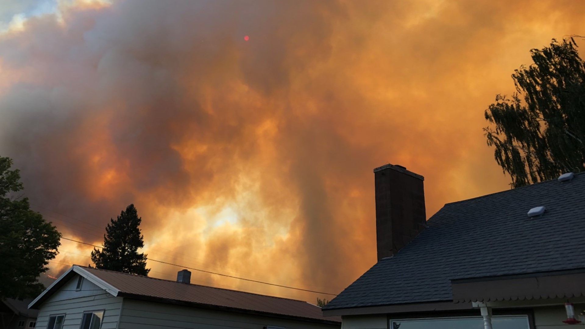 Okanogan County Fire burns 5,000 acres, crosses into Canada | krem.com