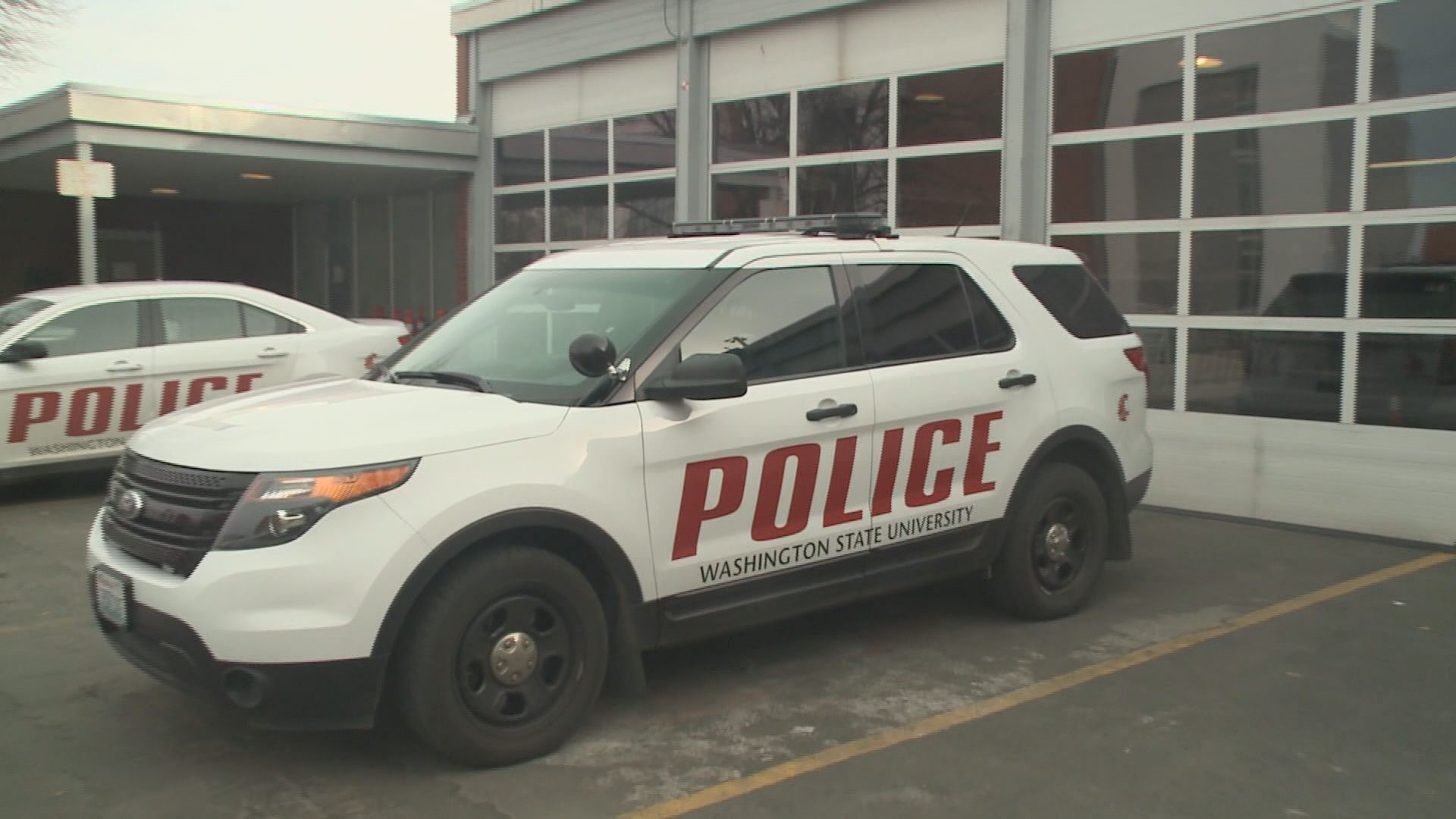 1 robbery suspect arrested, 2 in the run near Pullman Terrace apt ...