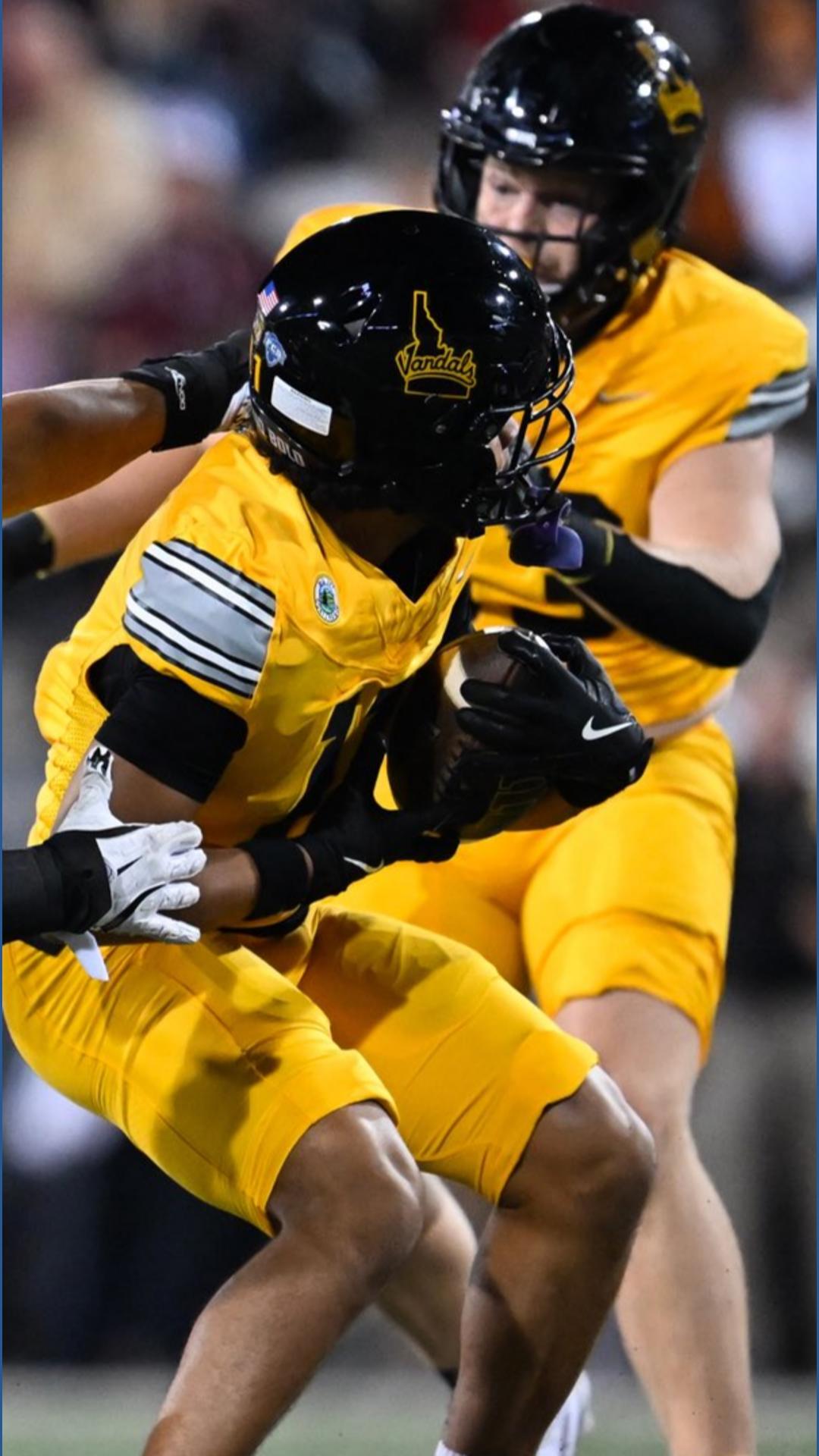 Eli Gillman runs for 142 yards and 2 TDs, Montana beats Idaho 41-30 to ...