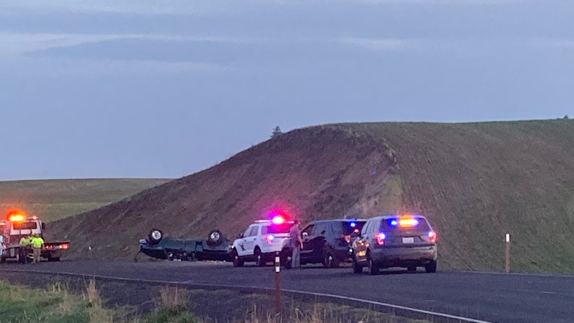 1 dead in rollover crash a mile south of Fairfield on State Route 27 ...