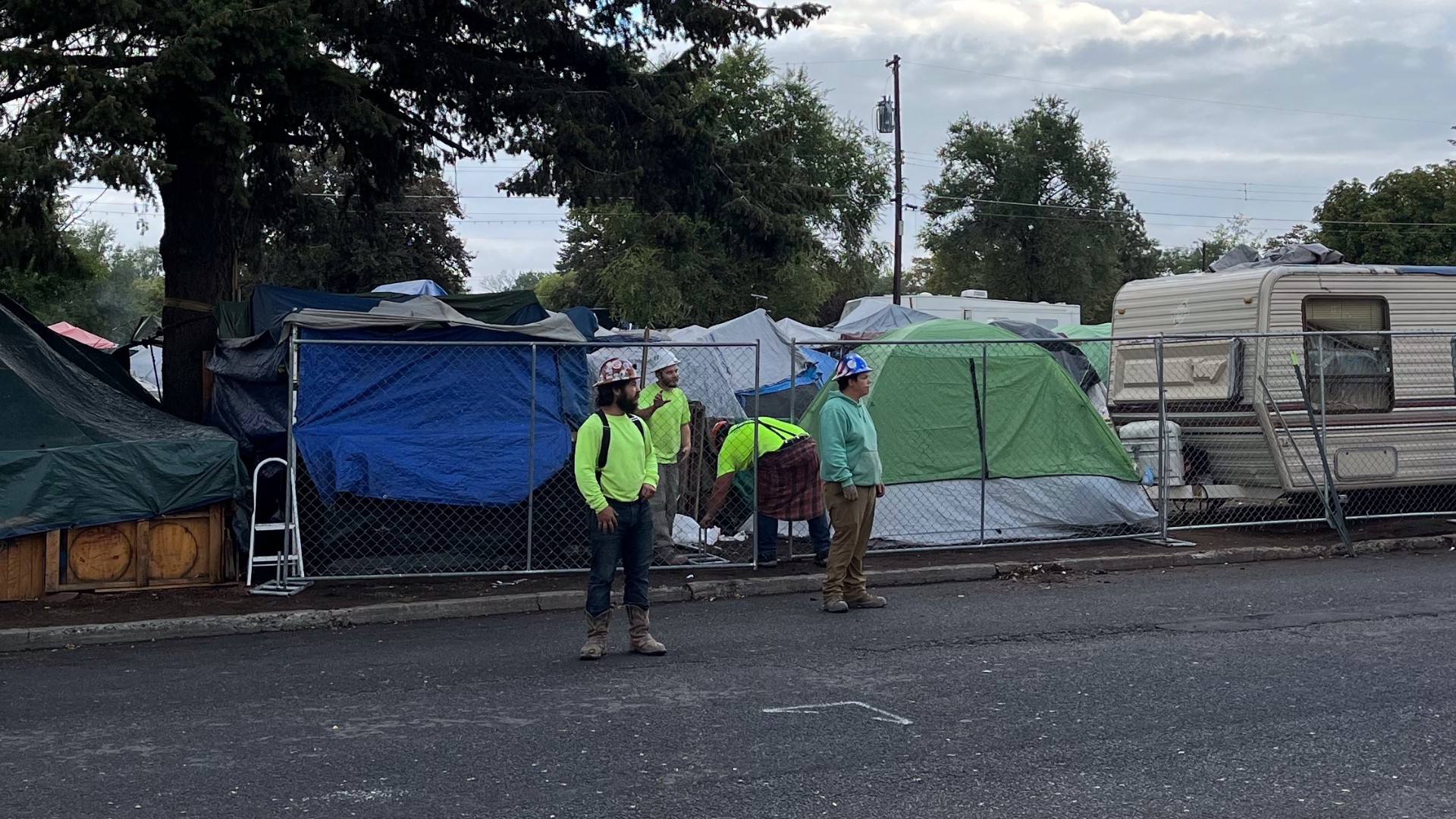 Fence starts going up at Spokane homeless camp | krem.com