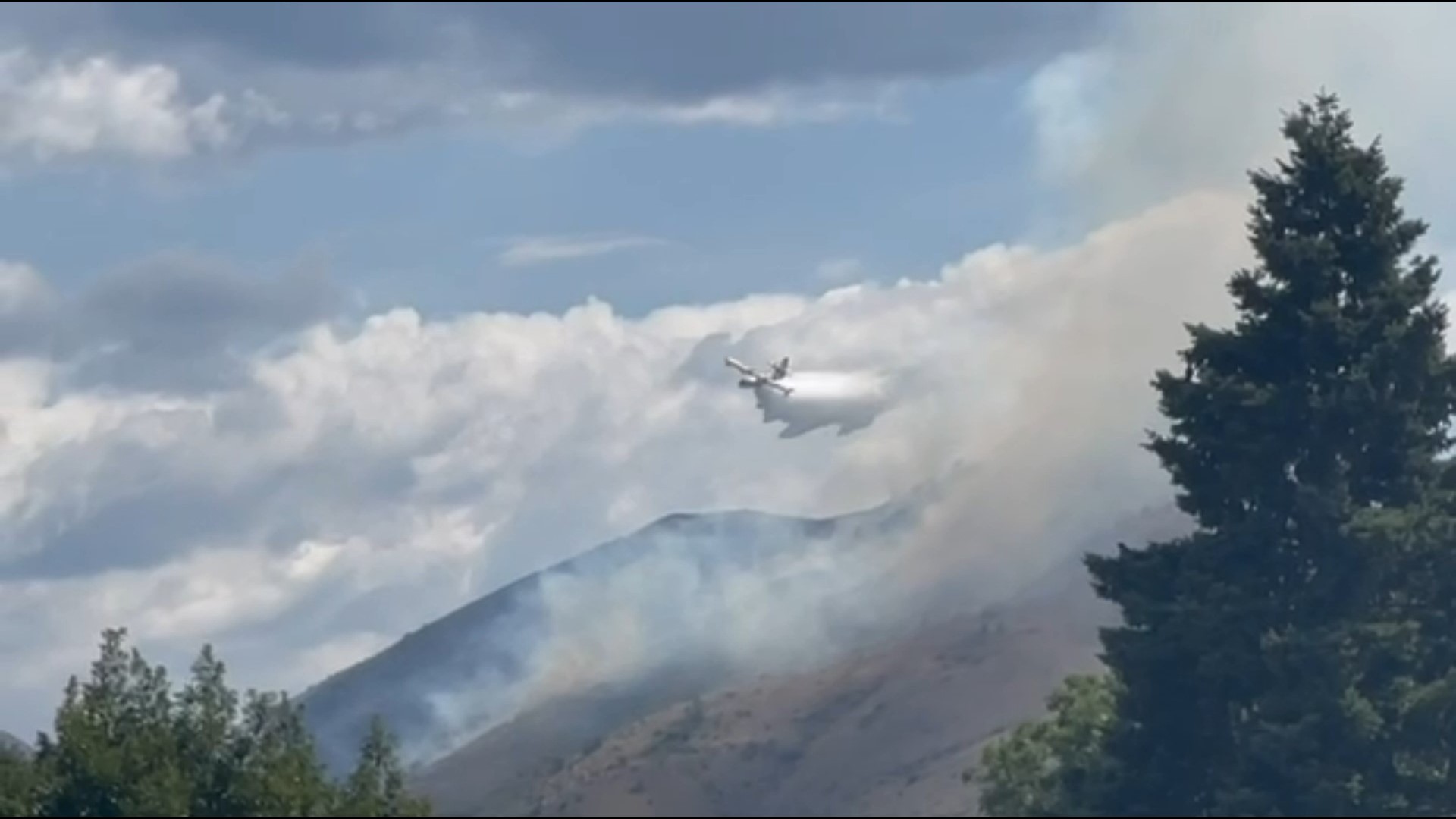 All evacuations lifted for wildfire burning near Wenatchee | krem.com