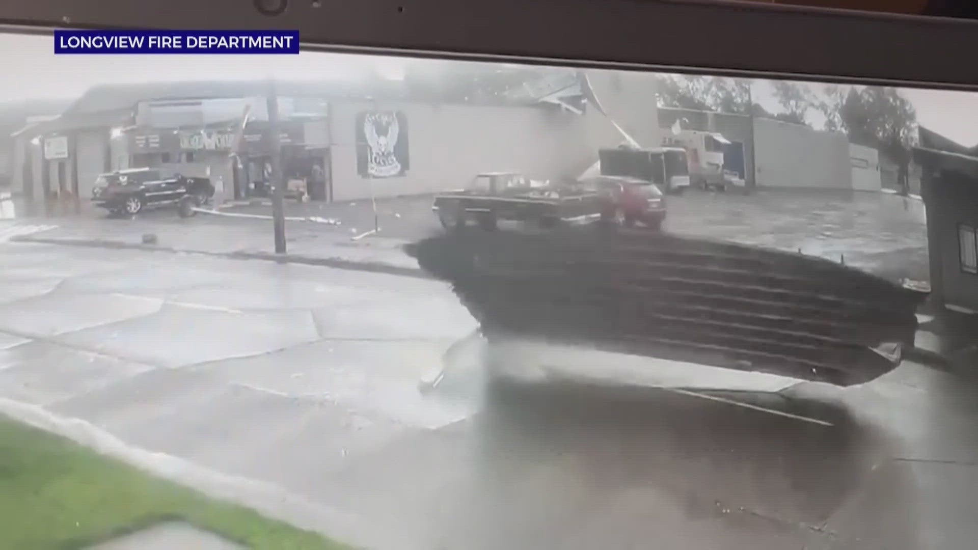 Watch: Strong winds destroy Washington state apartment complex | krem.com