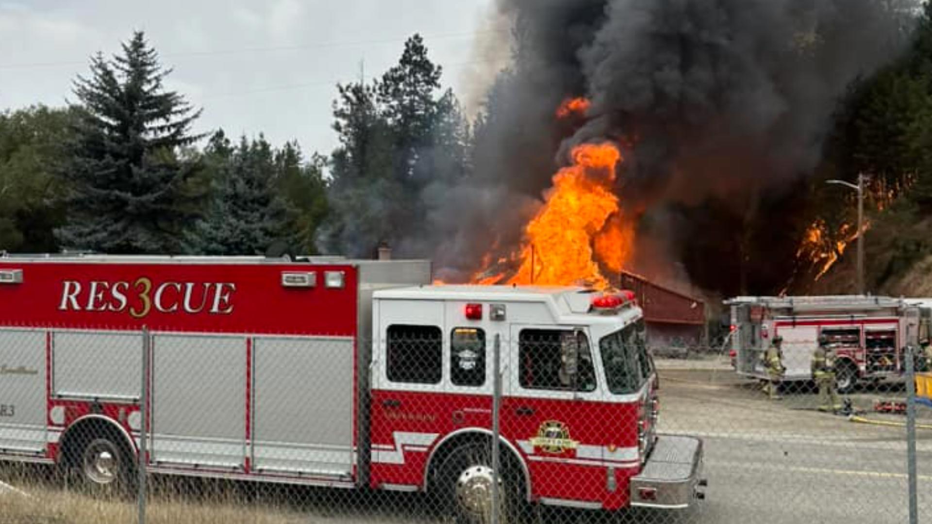 Big fire breaks out at Wolf Lodge Inn in Coeur d'Alene | krem.com