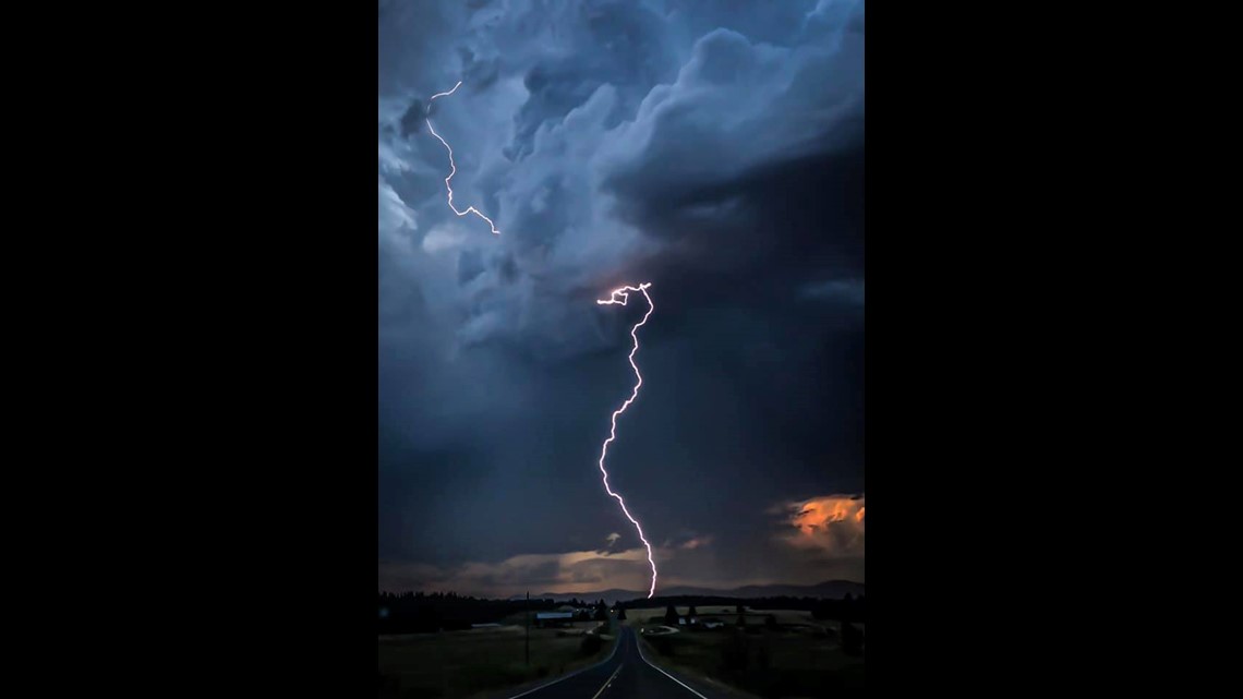 Best photos of Tuesday's dramatic lightning storm in the Inland ...