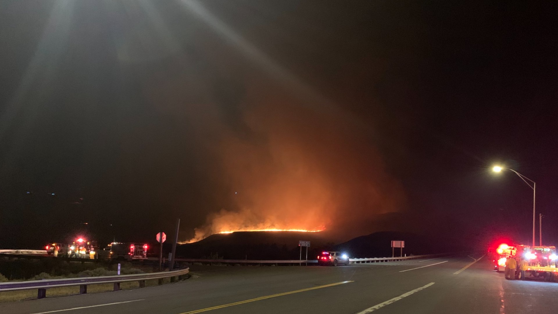 Fire assistance responding to 3,000 acre fire in Whitman County | krem.com