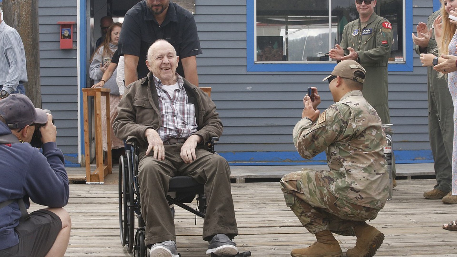 Fini flight: Retired Fairchild colonel honored following sea plane ...