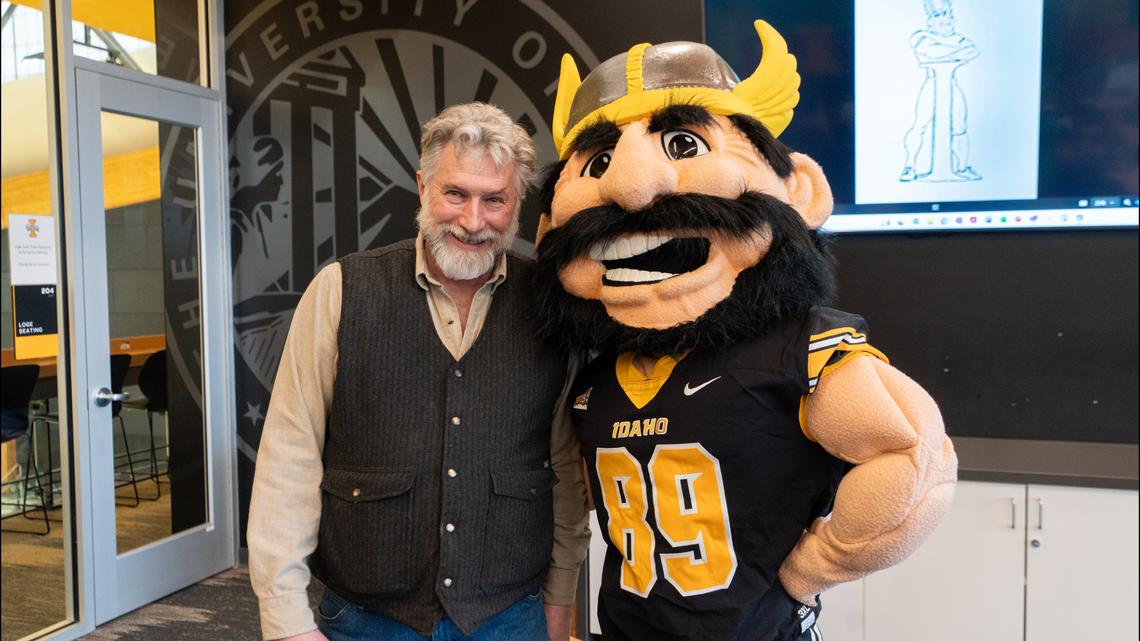 University of Idaho to unveil Joe Vandal statue | krem.com