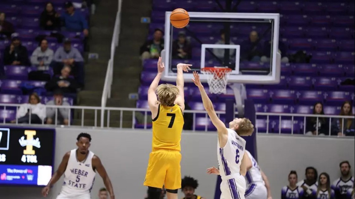 Mrus' 21 lead Idaho past Weber State 82-74 | krem.com