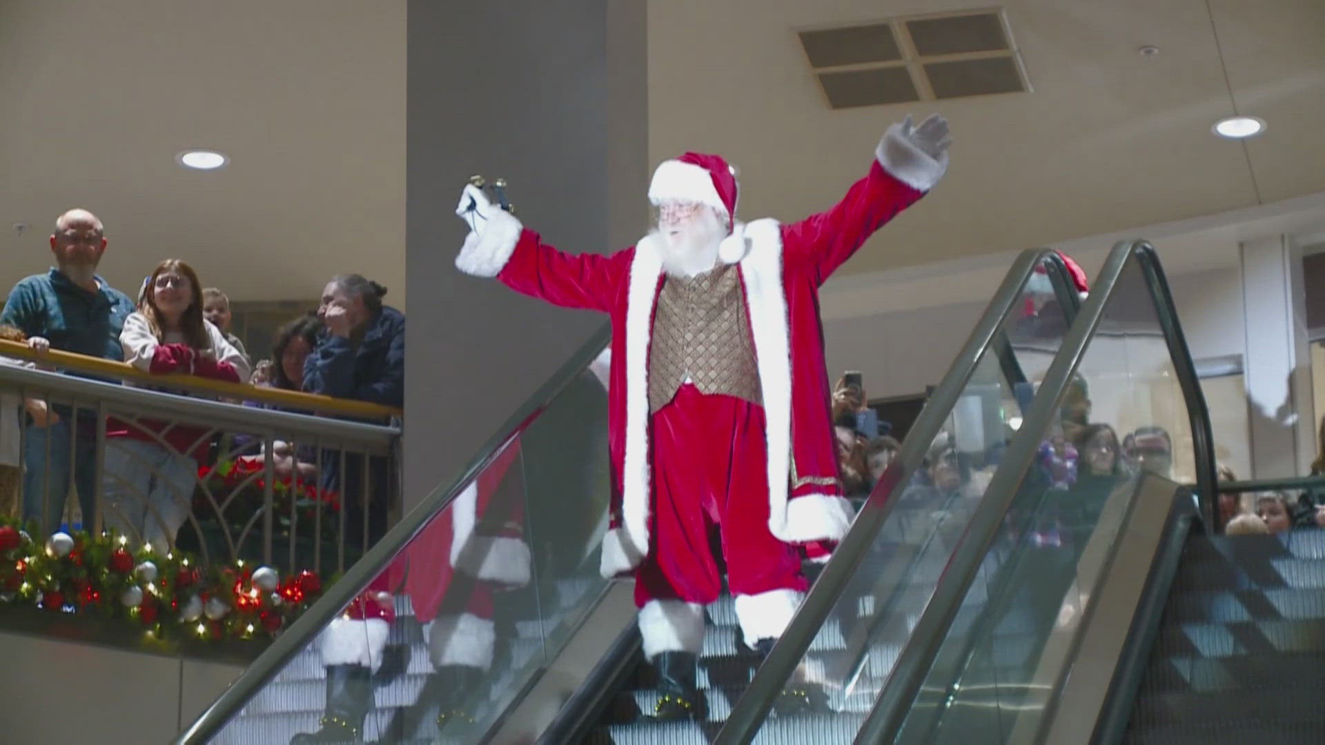 Santa Claus made his big return to River Park Square on Saturday | krem.com