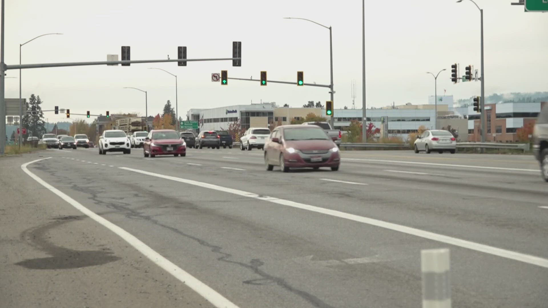 Trump says $2,000 rebate checks will come by 'mid-2026' | krem.com