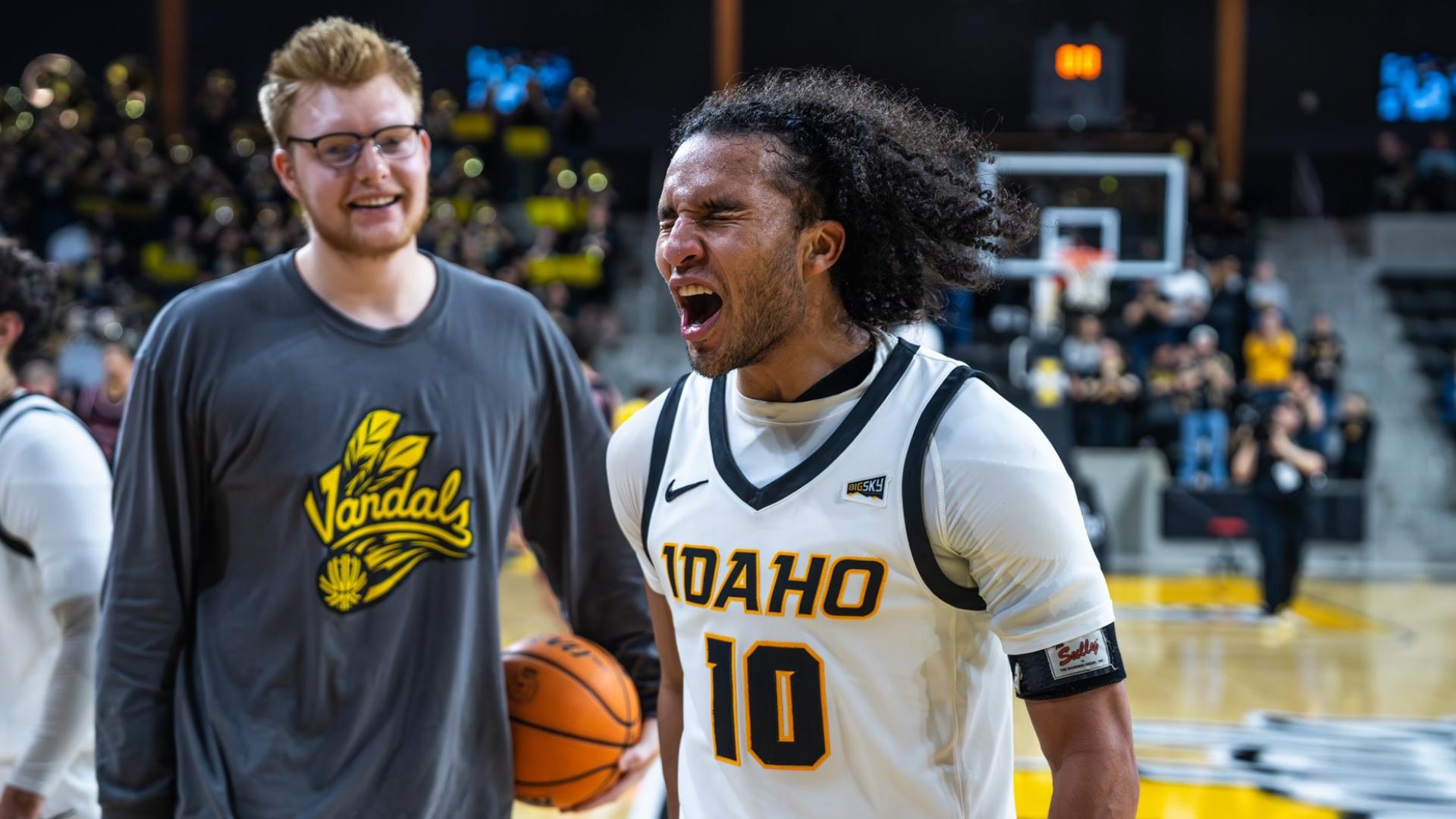 Linhardt scores 25 as Idaho downs Northern Arizona 83-78 | krem.com