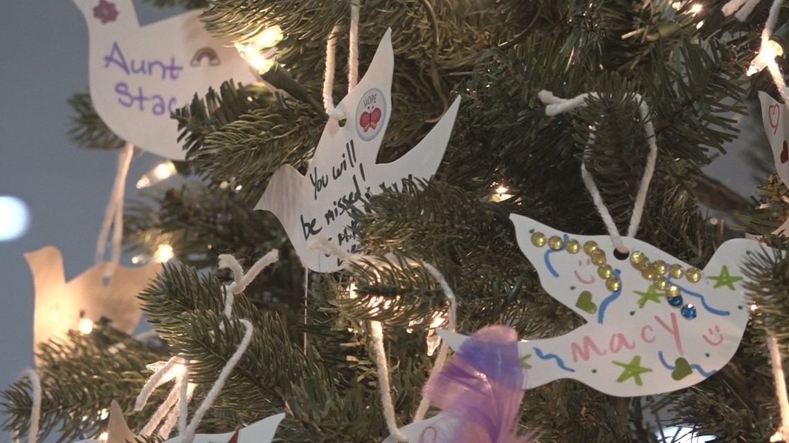 Memorial tree returns to River Park Square | krem.com