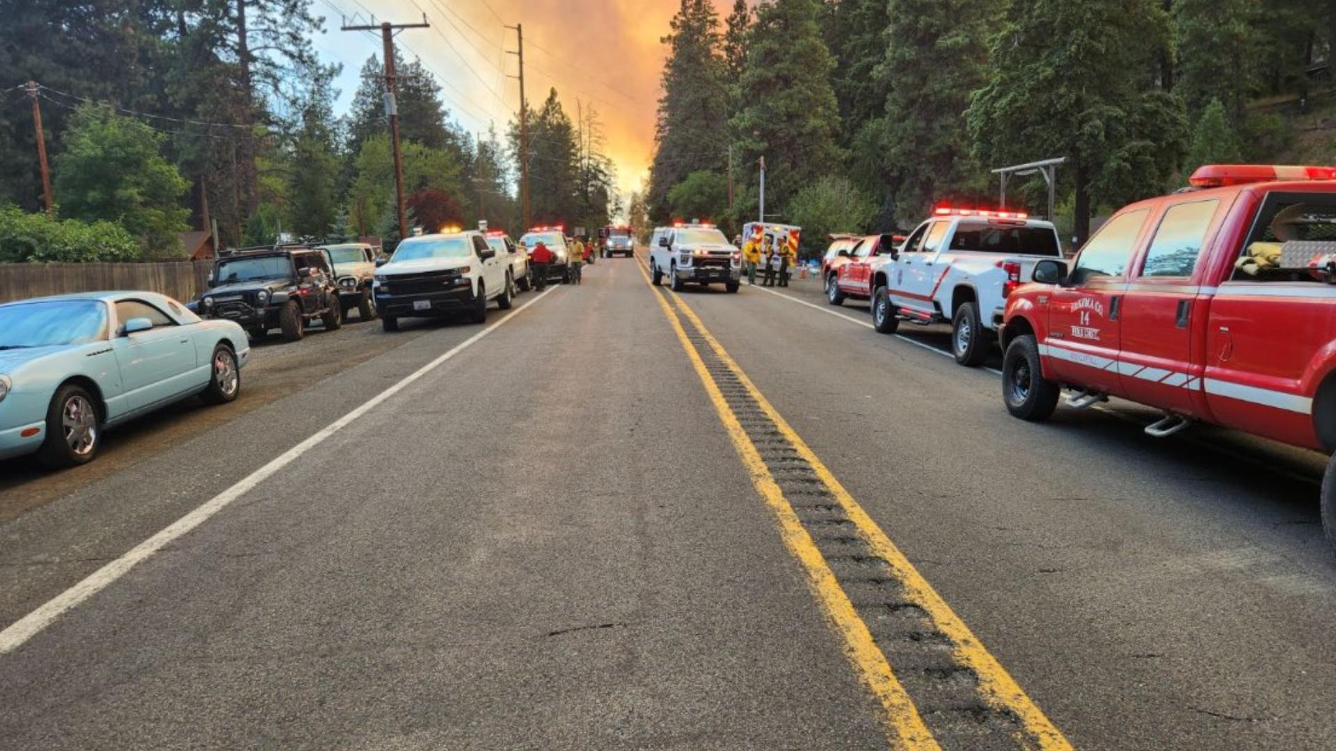 Wildfire closes White Pass in both directions. | krem.com